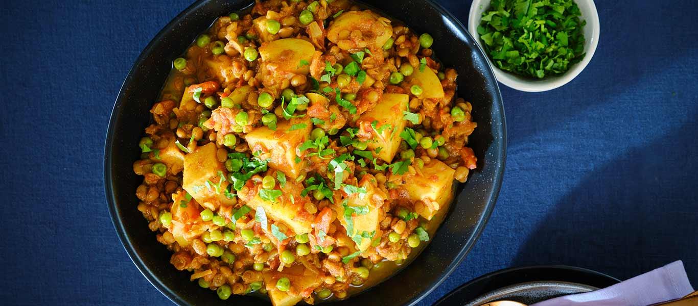 Potato, Lentil And Pea Curry recipe | Budgens.co.uk
